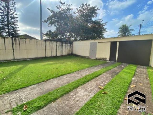 AMPLA CASA TÉRREA NO PERNAMBUCO, 03 DORMITÓRIOS Á POUCOS METROS DA PRAIA!