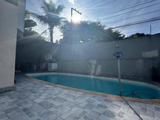 AMPLA CASA 04 DORMITÓRIOS, ÓTIMA PARA POUSADA OU PONTO COMERCIAL!
