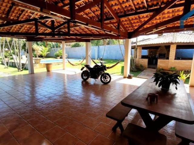 Ampla e Maravilhosa! Viva com Qualidade em uma Chácara de 4.020m²