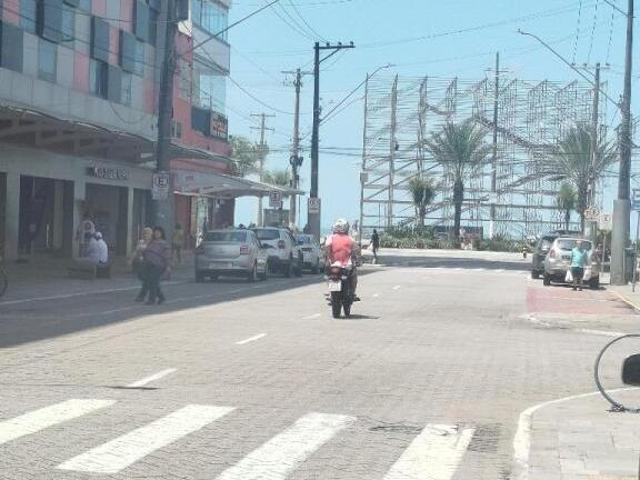 Ampla kitnet no Boqueirão