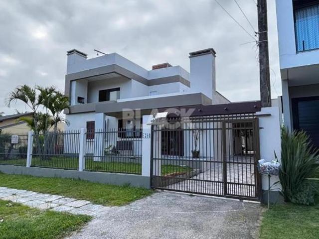 Ampla residência na Praia da Cal em Torres RS