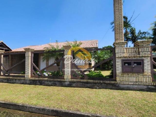 AMPLA RESIDÊNCIA COM LOTE 900m, PRÓXIMA AO MAR EM NOVA TRAMANDAÍ