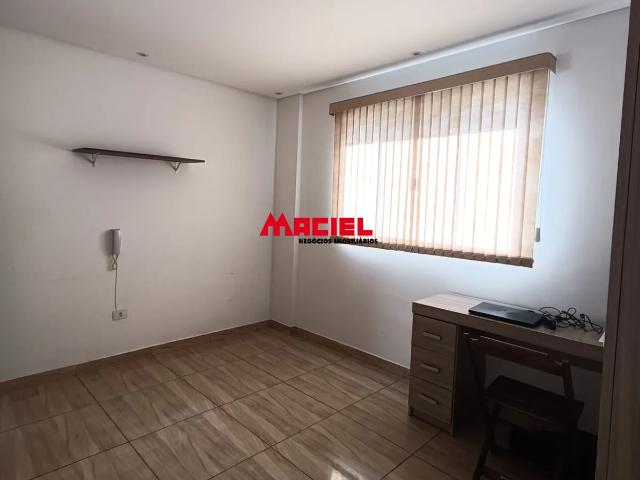 Ampla residência para uso comercial ou residencial no Parque Industrial