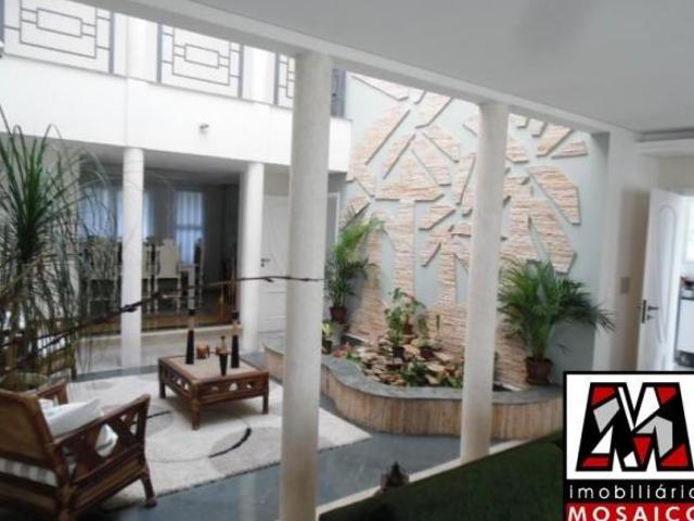 Ampla residência, 04 suite, piscina