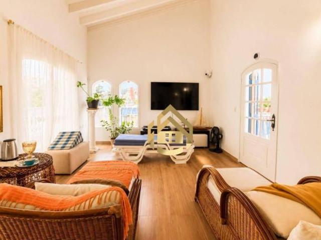 Ampla Residencia 6 Dorms a 3 minutos da Praia da Enseada Guarujá