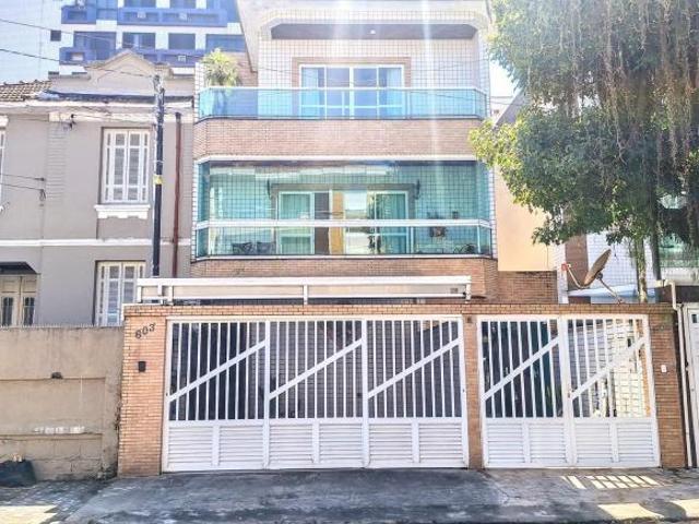 Ampla Sobreposta Duplex na Aparecida com 4 suítes, 2 vagas, varandas, churrasqueira e energia solar