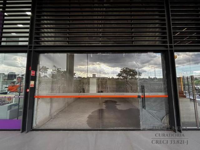 Amplitude e Visibilidade: Loja Espaçosa de 105m² à Venda no Noroeste