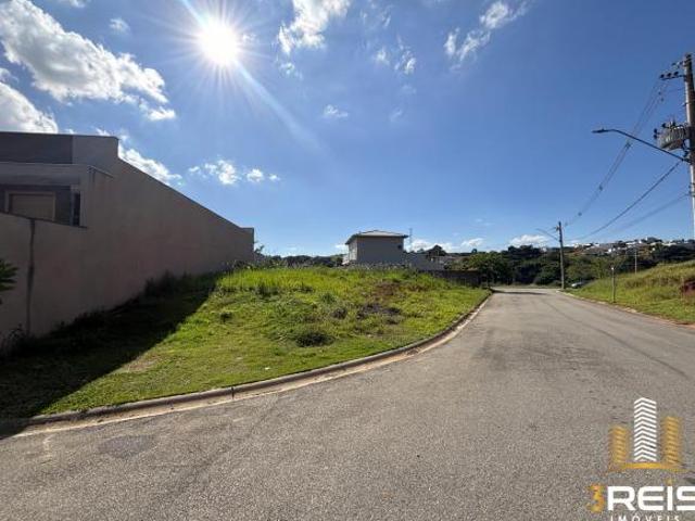 AMPLO TERRENO NO CENTRO – RESIDENCIAL SAN PIETRO EM SOCORRO/SP