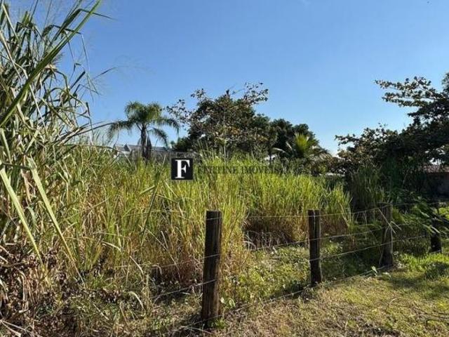Amplo terreno à venda em Pontal do Sul