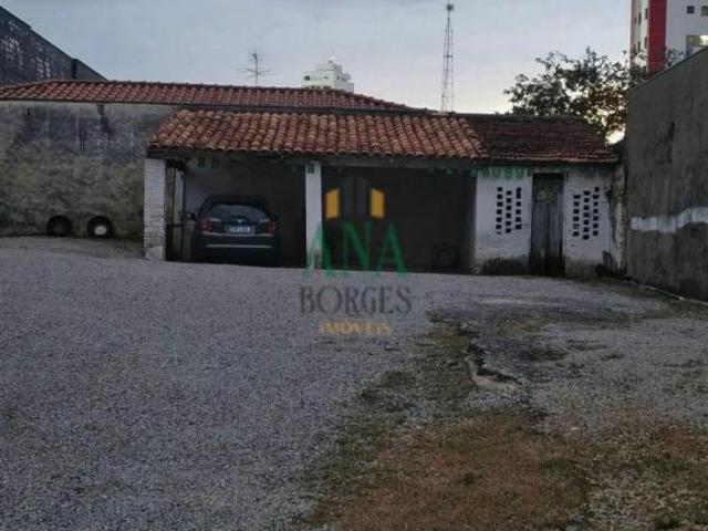 Amplo Terreno a Venda no Centro