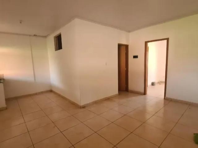 Amplo Terreno com uma Casa pra reforma ou construção