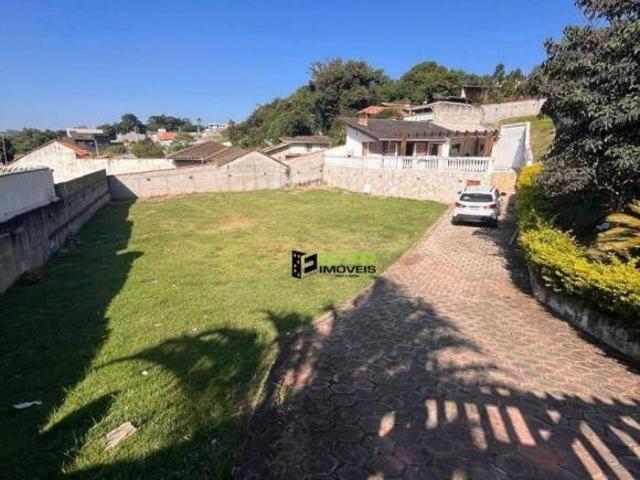 Amplo terreno com edícula e piscina no Vale das Flores!