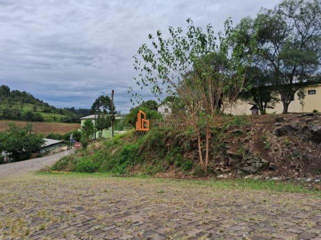 AMPLO TERRENO DE ESQUINA EM VERANÓPOLIS!