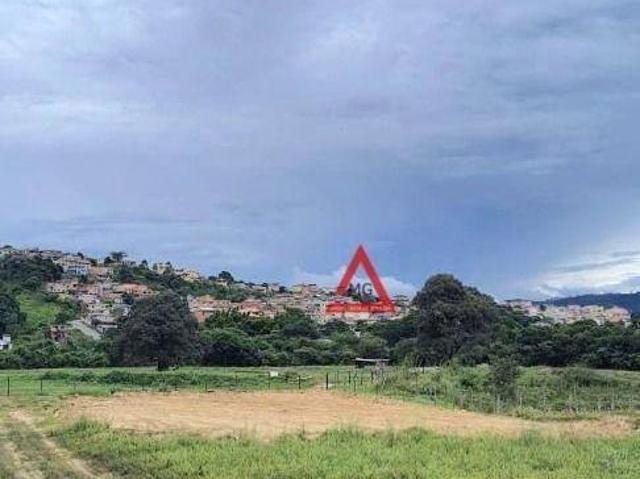 Amplo Terreno de 1036 m² em Área Rural – Tranquilidade e Proximidade: A 1,5 km da Rodoviária e Próxi