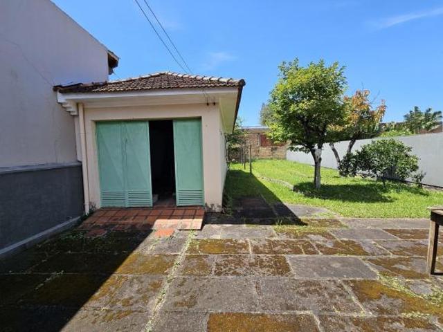 AMPLO TERRENO FRENTE NORTE NA MELHOR RUA DO BAIRRO TRISTEZA