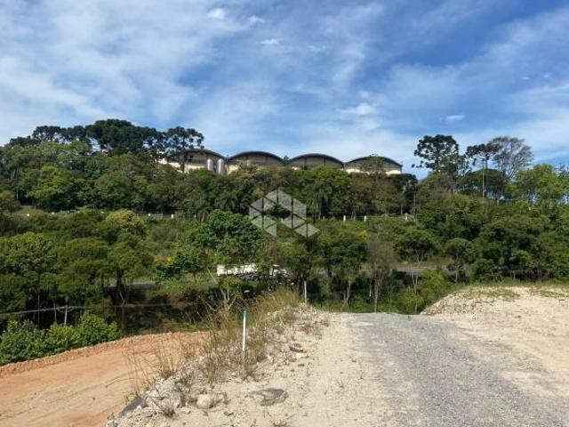 Amplo terreno Industrial, possuindo 30m de frente para a Rodovia BR 470 Km 223 e nas proximidades