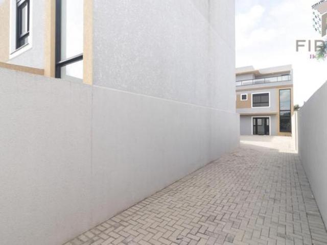 AMPLO TRIPLEX FRENTE RUA PINHAIS RESIDENCIAL E COMERCIAL