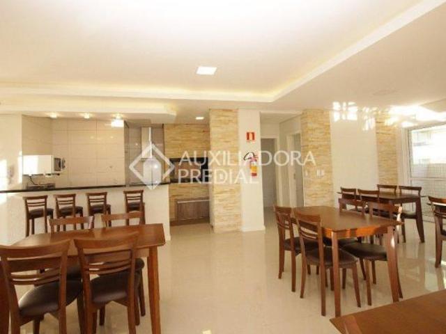AMPLO APARTAMENTO