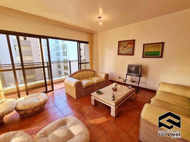AMPLO APARTAMENTO, 04 DORMITÓRIOS, 01 QUADRA DA PRAIA!