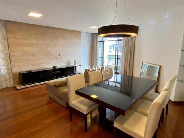 AMPLO APARTAMENTO 3 QUARTOS 2 SUÍTES + ESCRITÓRIO, NO MELHOR PONTO DO BOM PASTOR A 200 metros da p