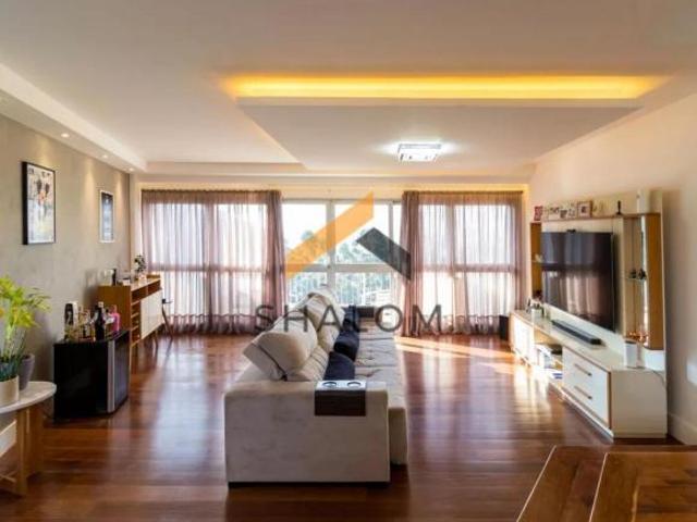 Amplo apartamento à venda no Morumbi