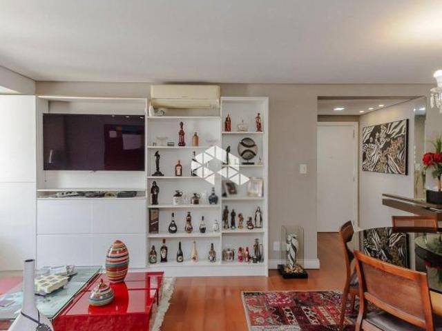 AMPLO APARTAMENTO À VENDA NO BAIRRO MOINHOS DE VENTO, COM 3 DORMITÓRIOS 1 SUÍTE, CHURRASQUEIRA E 2