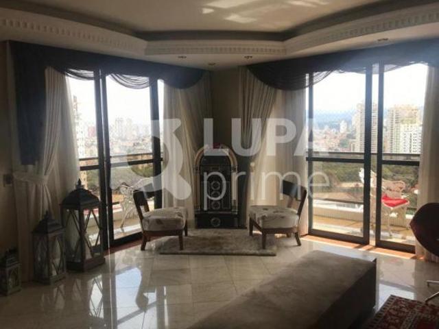 Amplo apartamento à venda de alto padrão no alto de Santana!
