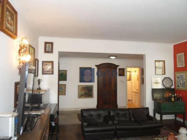 Amplo apartamento Av. São Luiz