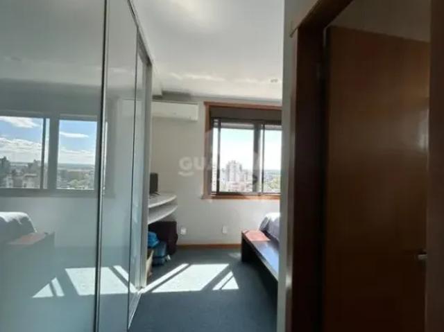Amplo apartamento com 3 dormitórios, suíte e 2 vagas de garagem!