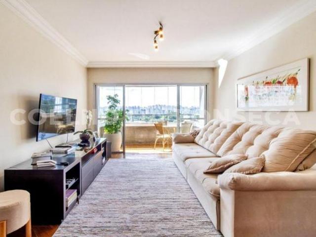 Amplo apartamento com 3 quartos e vista panorâmica em condomínio com lazer