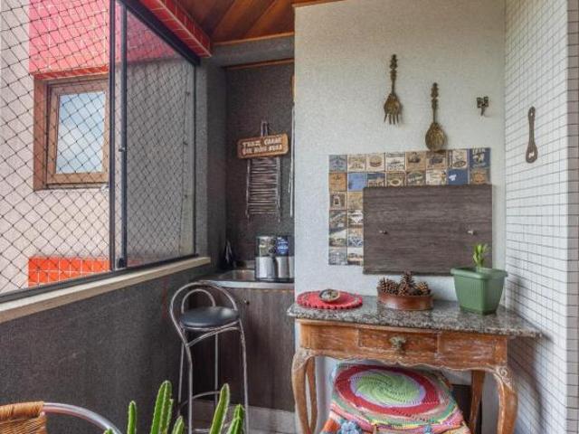 Amplo apartamento com 2 dormitórios e 1 vaga!