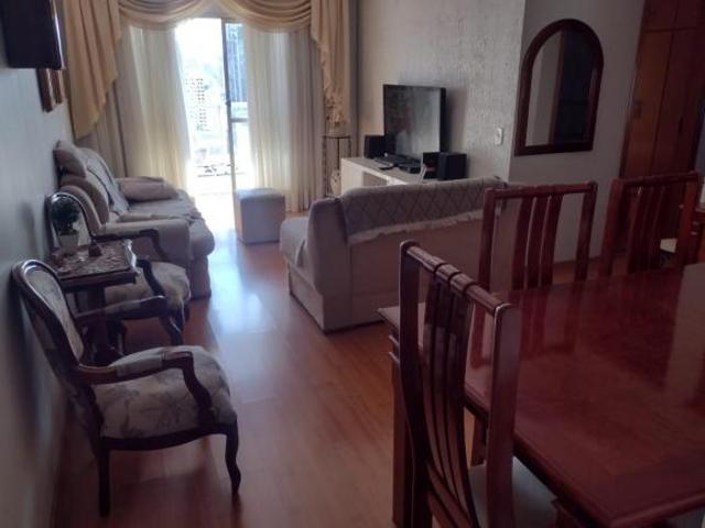 Amplo apartamento com 2 dormitórios, sala, cozinha, 2 banheiros, sacada, 1 vaga de garagem, à venda