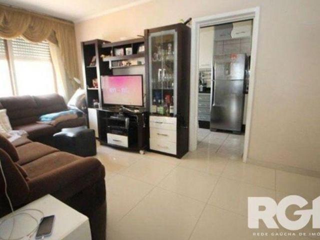 Amplo apartamento com 92m² privativos e 3 dormitórios, próximo a Sicredi na Av. Assis Brasil