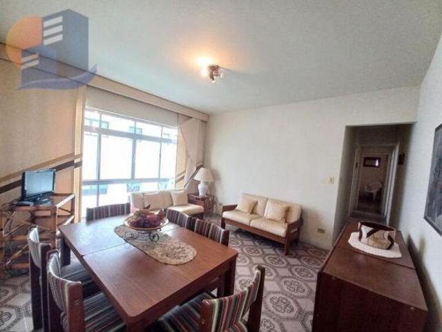Amplo Apartamento com Ótima Localização a 250 Metros da Praia