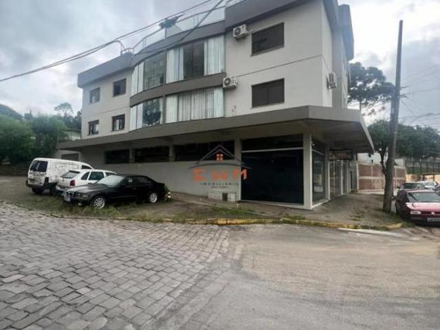 Amplo apartamento com suíte