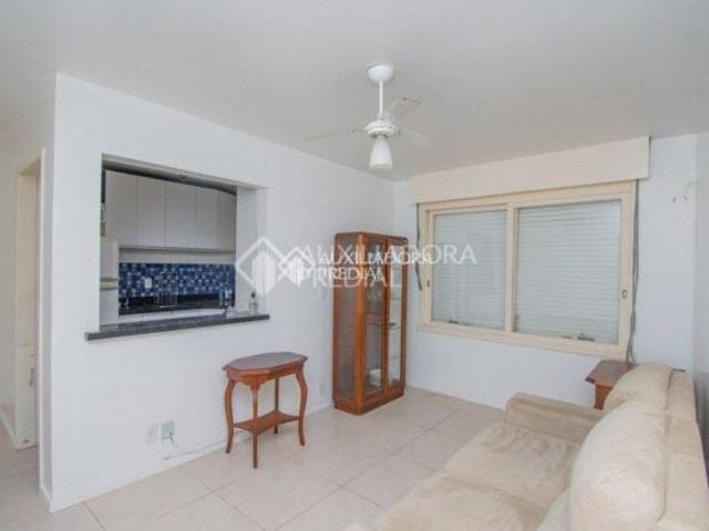 AMPLO APARTAMENTO COM PÁTIO!