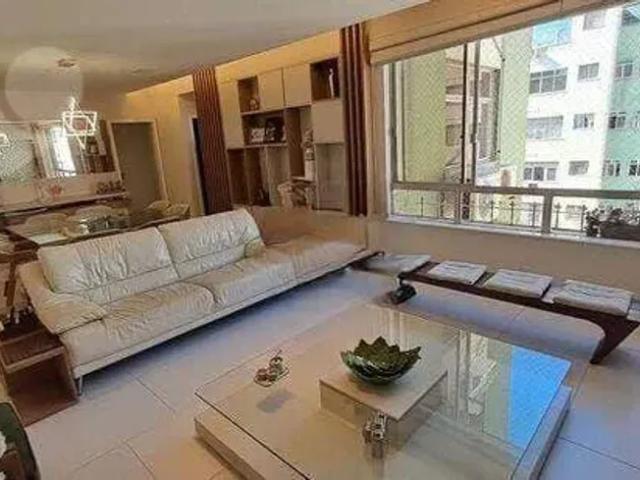 Amplo apartamento de 04 no miolo de Icaraí