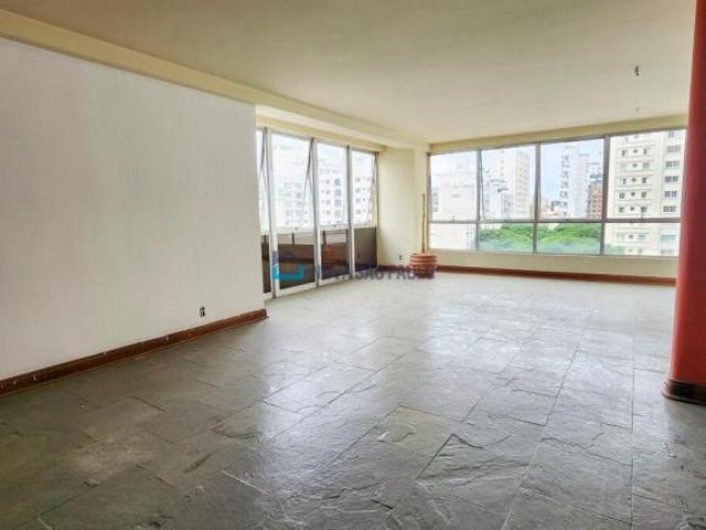 Amplo apartamento de 193 m² no Jardim Paulista, 1 vaga conforto e localização privilegiada
