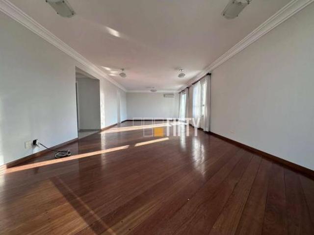 Amplo Apartamento de 270 m² com 3 Suítes e 5 Vagas no Campo Belo