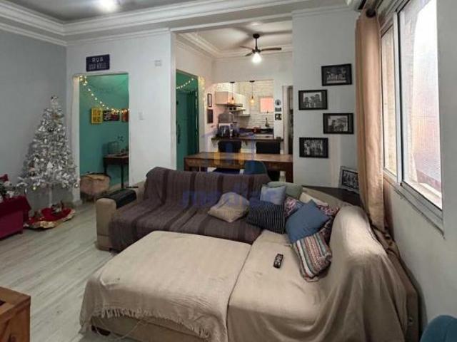 Amplo apartamento de 2 dormitórios no Gonzaga, próximo ao Miramar Shopping !