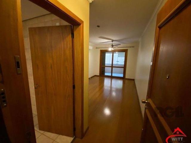 Amplo apartamento de 2 dormitórios no Petrópolis