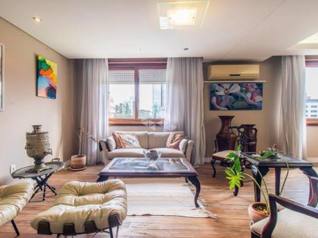 Amplo apartamento de 3 dormitórios no bairro Auxiliadora 124m² privativos