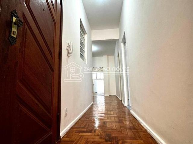 Amplo apartamento de 3 quartos à venda na Rua Santa Rita – Juiz de Fora/MG