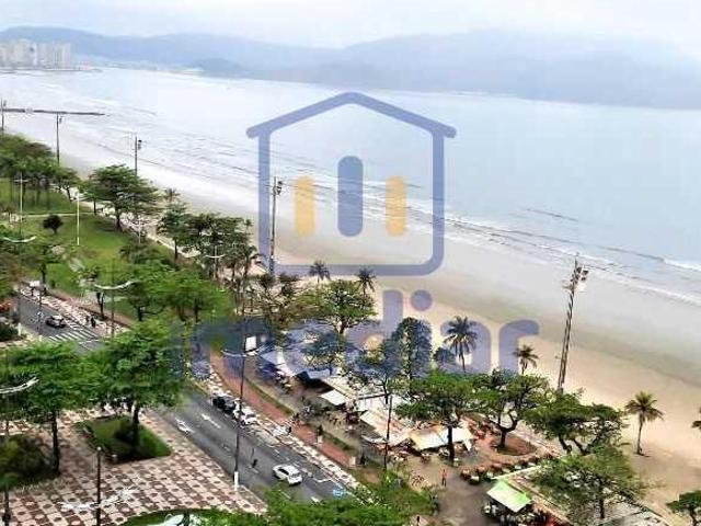 Amplo apartamento de frente no Embaré, 7 metros de janela, andar alto, vista livre e eterna da orla