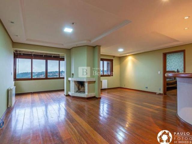 AMPLO APARTAMENTO EM ÁREA NOBRE DE GRAMADO