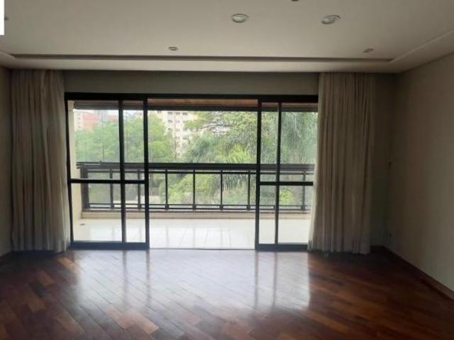 AMPLO APARTAMENTO EM AREA RESIDENCIAL 160 M2 DE AREA UTIL LAZER COMPLETO Venha morar no apartamento