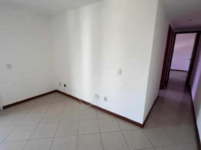 Amplo apartamento em condomínio no tanque 2 quartos