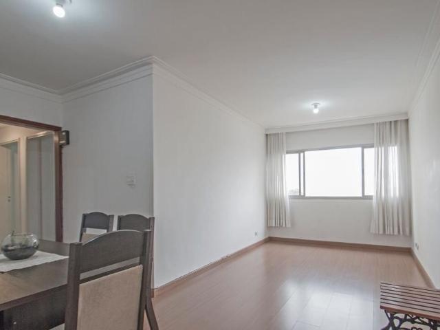 Amplo apartamento em localização privilegiada