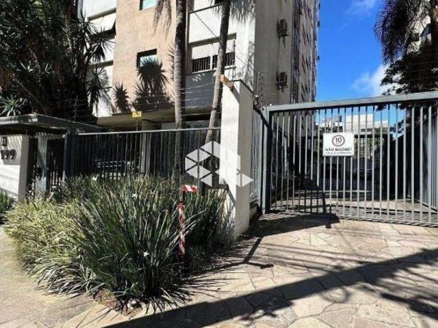 AMPLO APARTAMENTO EM PRÉDIO TRADICIONAL NO MONT SERRAT