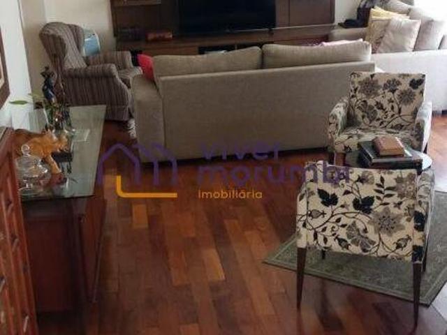Amplo apartamento, em rua excelente! Uma ótima oportunidade!